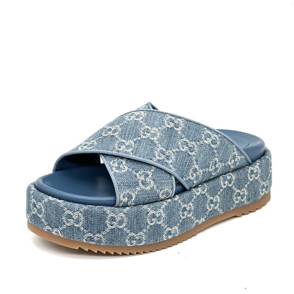 Gucci | Shoes | Gucci Gg Monogram Supreme Angelina Platform Slides ...